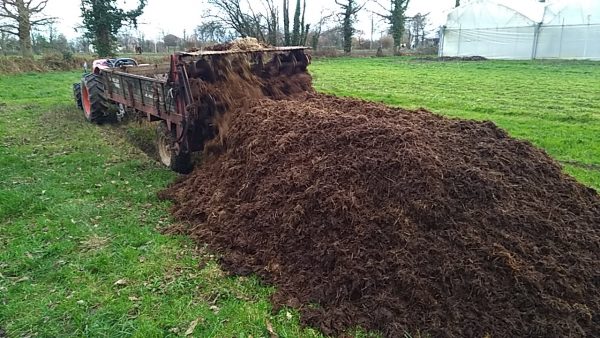 Comment fait-on du compost ? - GIE Le Giraumon